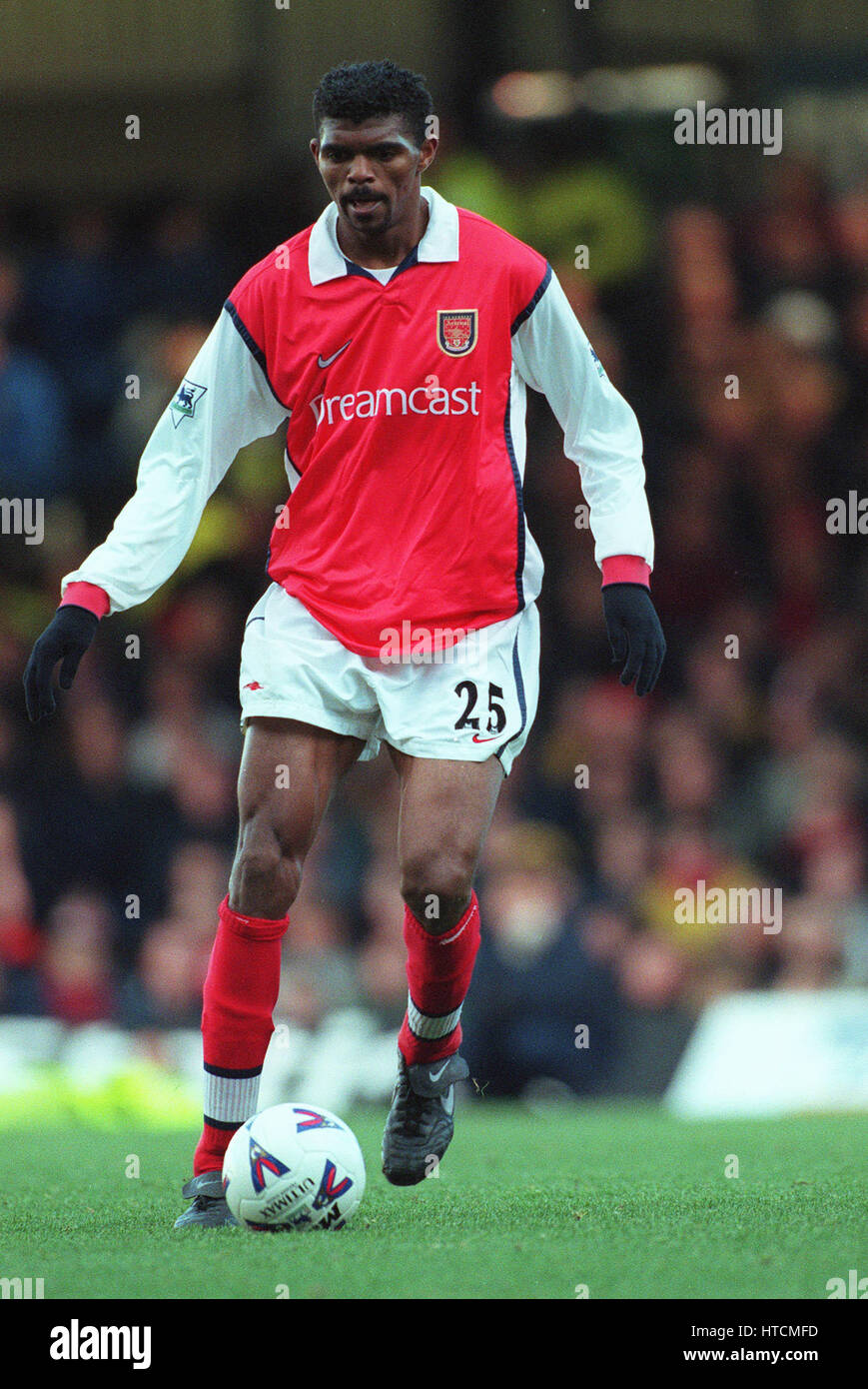 KANU ARSENAL FC 04 December 1999 Stock Photo - Alamy