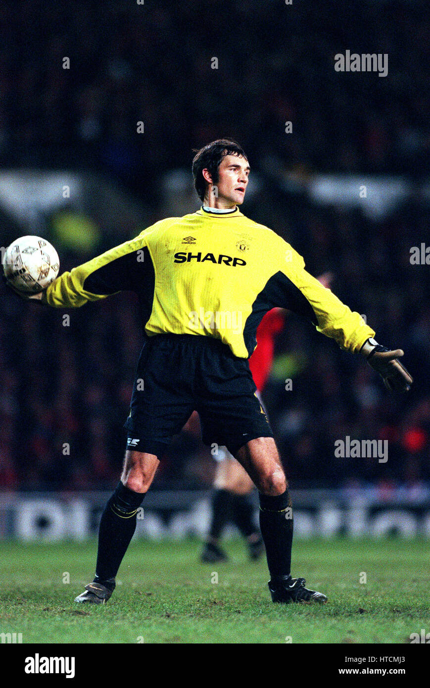 RAIMOND VAN DER GOUW MANCHESTER UNITED FC 08 December 1999 Stock Photo ...