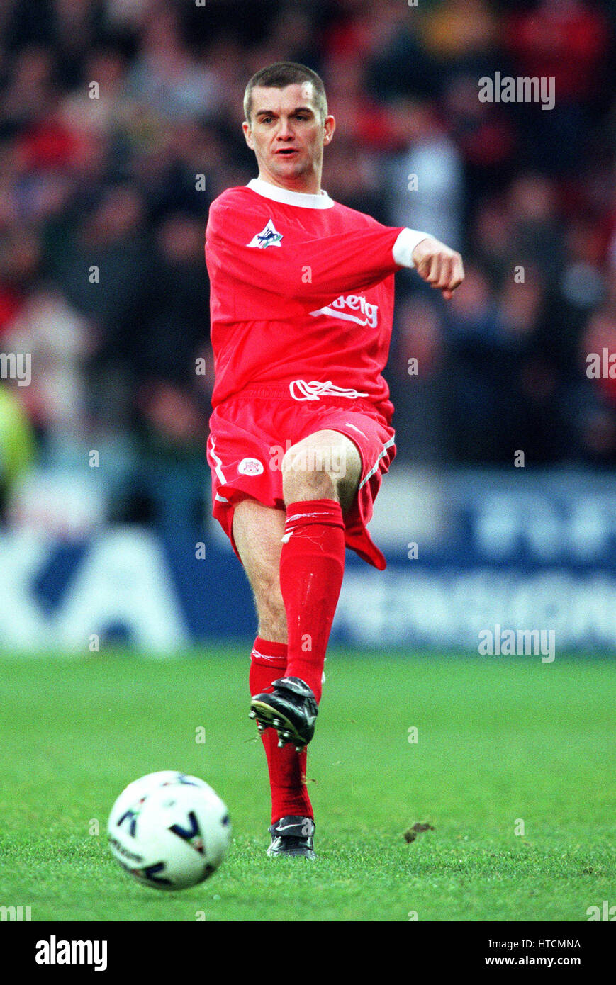DOMINIC MATTEO LIVERPOOL FC 12 December 1999 Stock Photo - Alamy