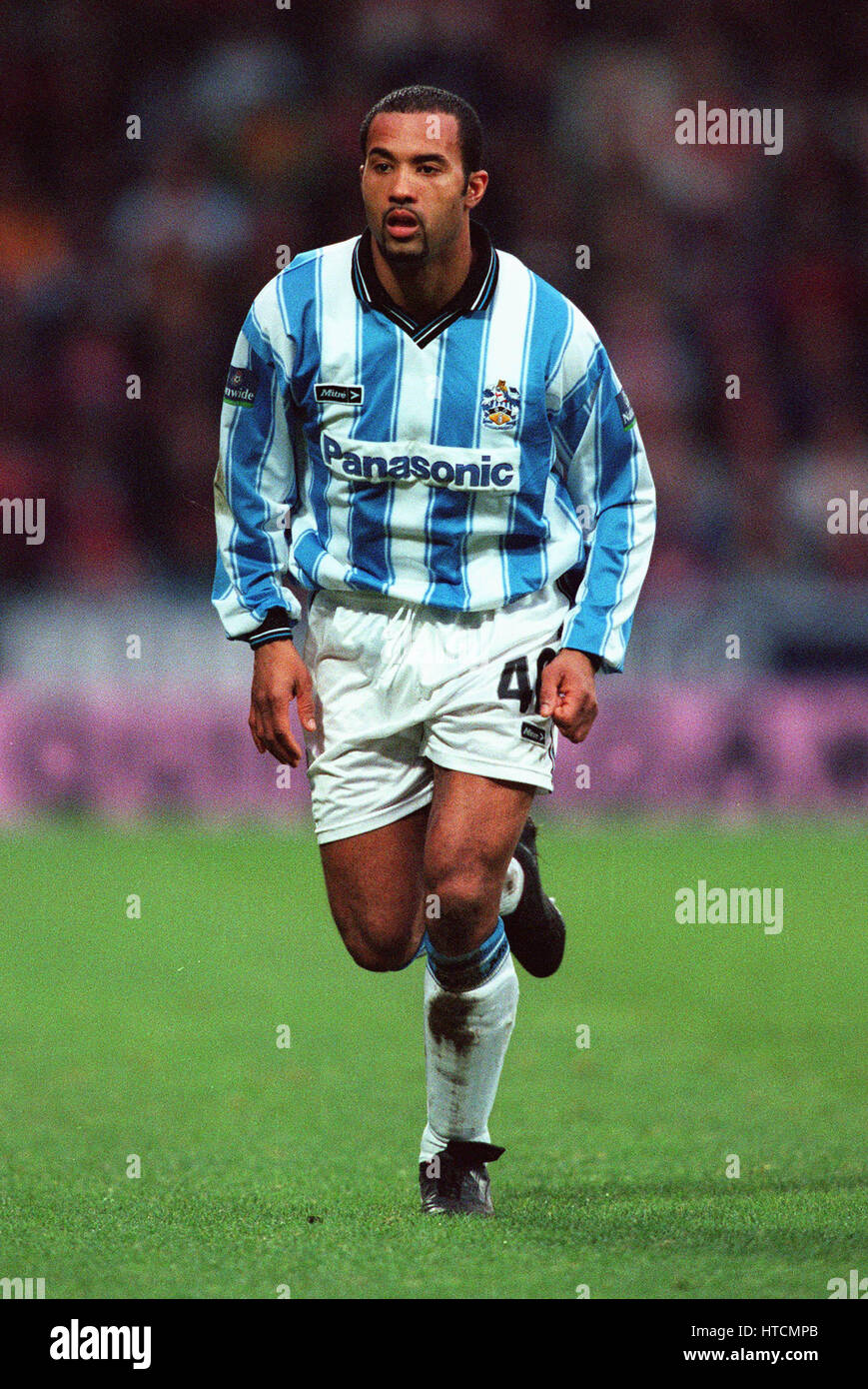 DEAN GORRE HUDDERSFIELD TOWN FC 12 December 1999 Stock Photo - Alamy