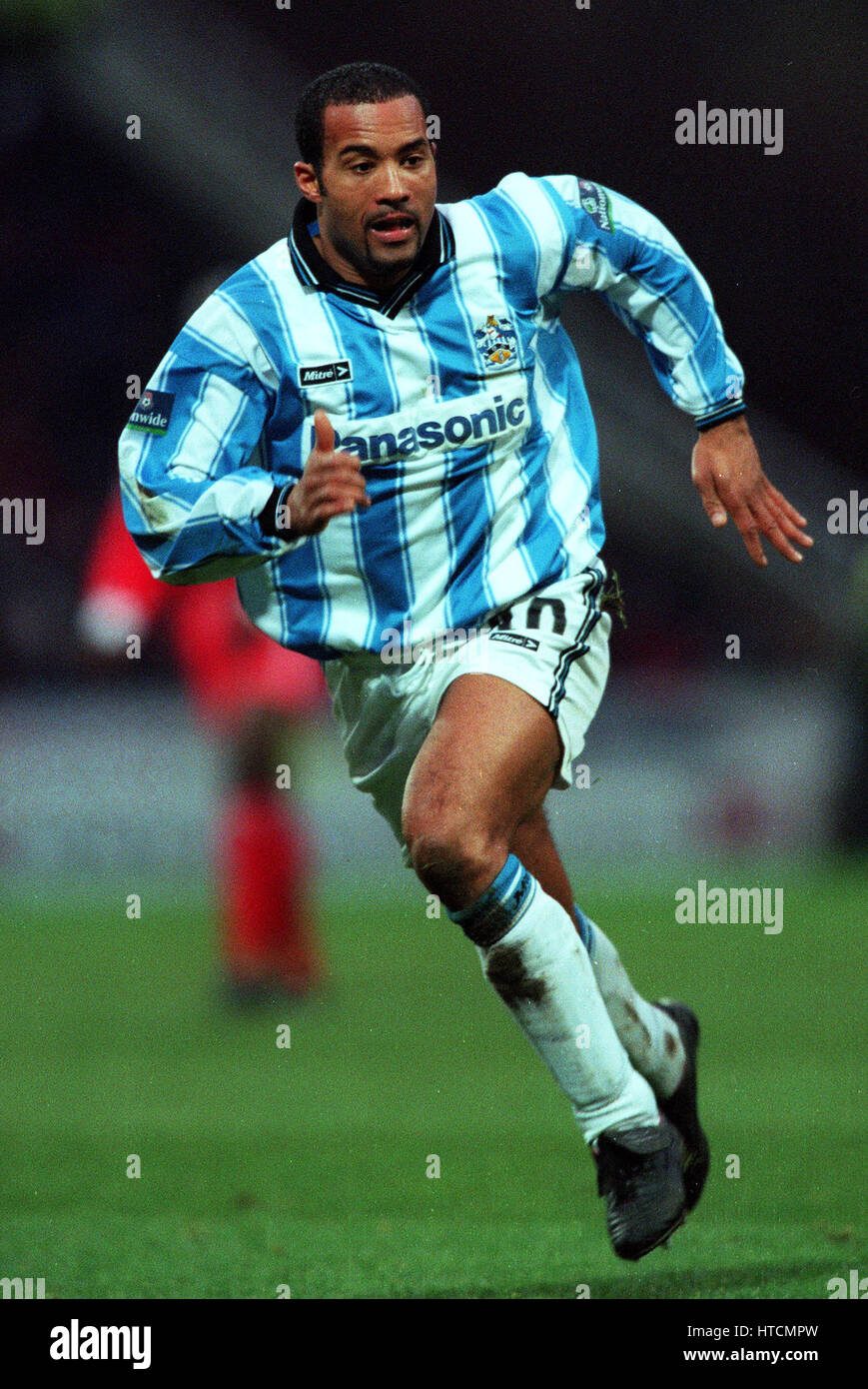 DEAN GORRE HUDDERSFIELD TOWN FC 12 December 1999 Stock Photo - Alamy