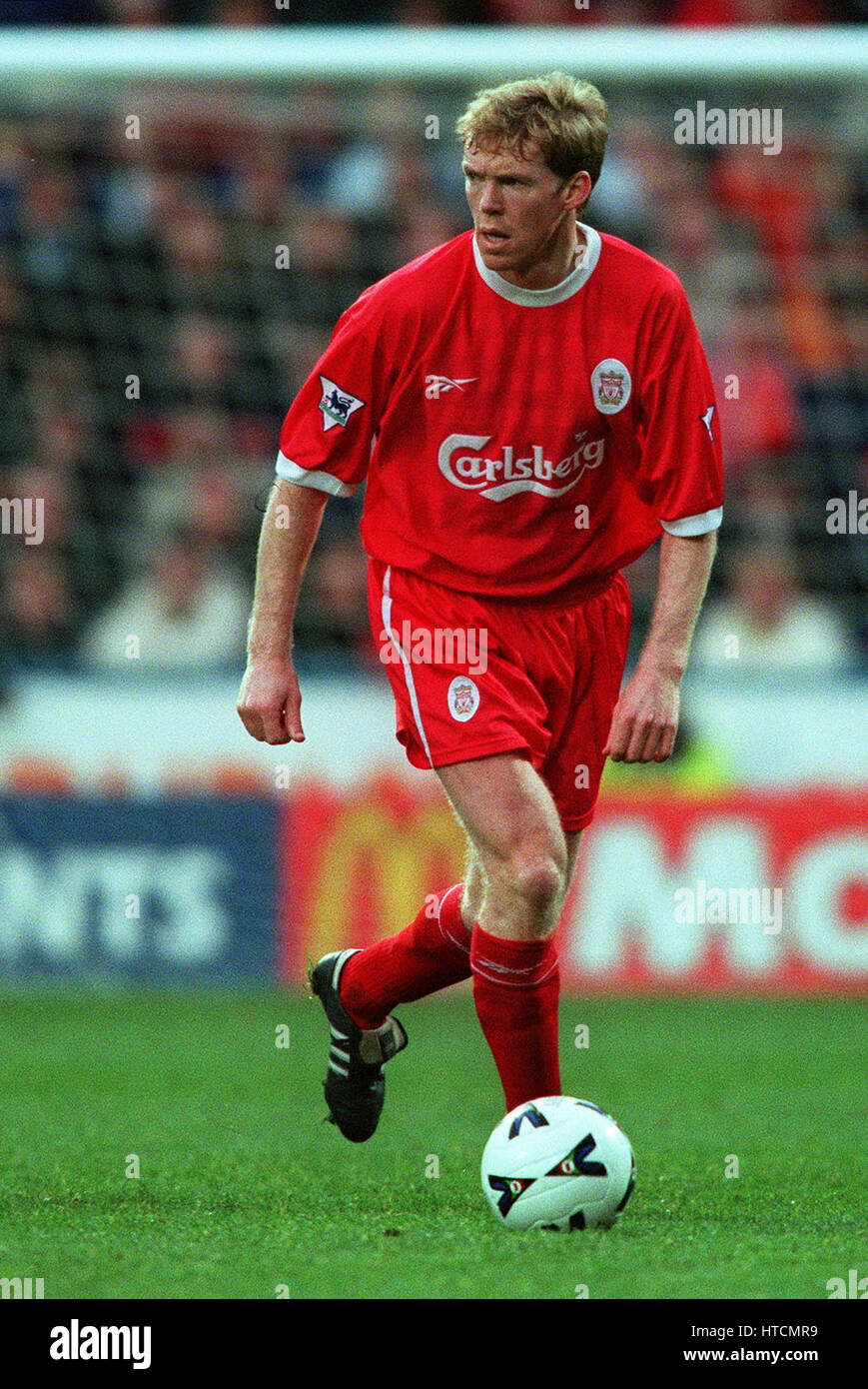 STEVE STAUNTON LIVERPOOL FC 12 December 1999 Stock Photo - Alamy