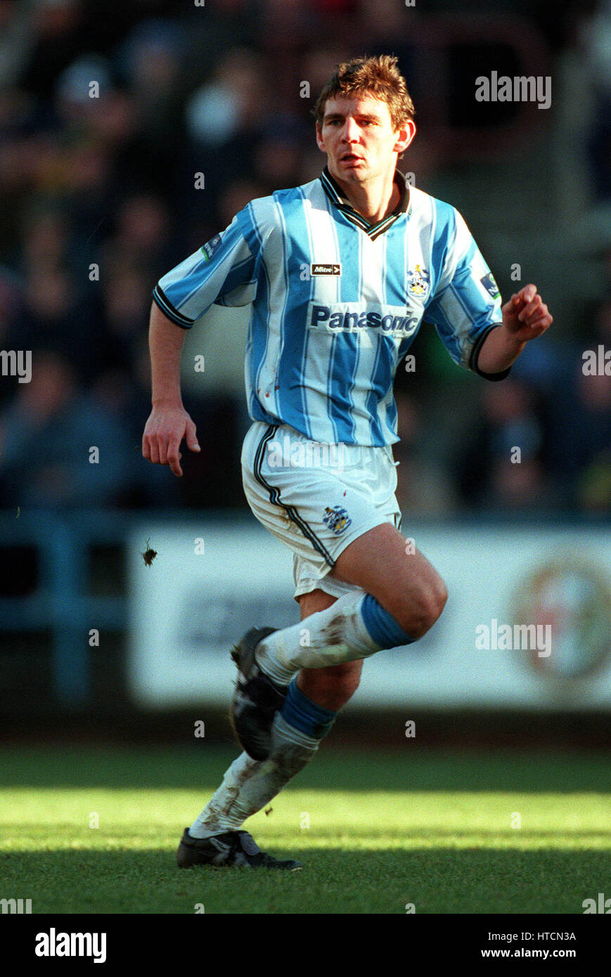CHRIS BEECH HUDDERSFIELD TOWN FC 28 December 1999 Stock Photo - Alamy