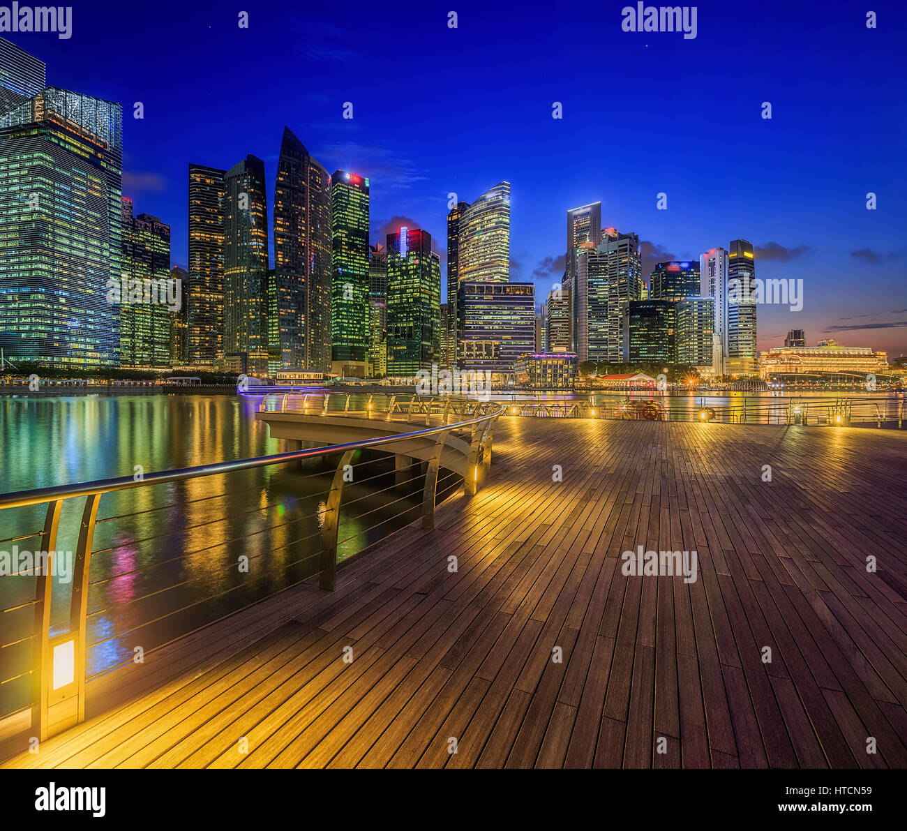Singapore Skyline and view of skyscrapers on Marina Bay Stock Photo - Alamy