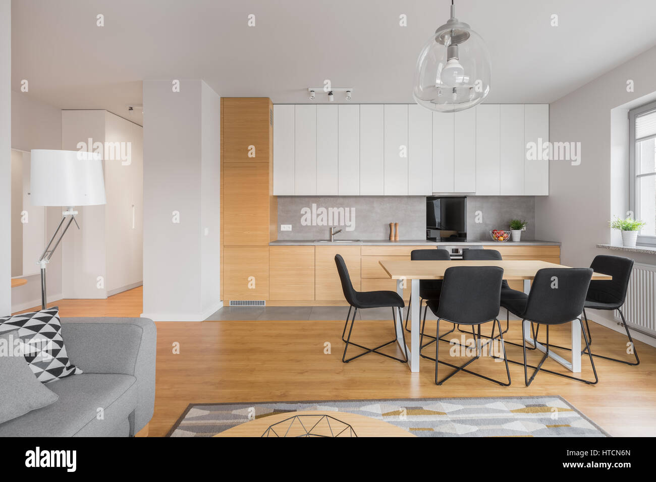 Open space condo hi-res stock photography and images - Alamy