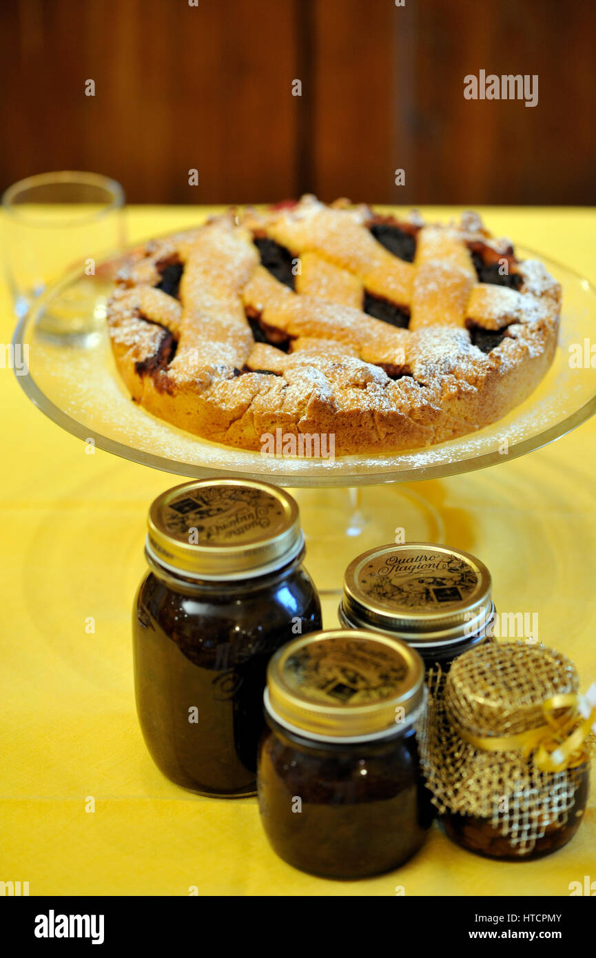 Homemade jam tart on the table of an Italian restaurant Stock Photo - Alamy