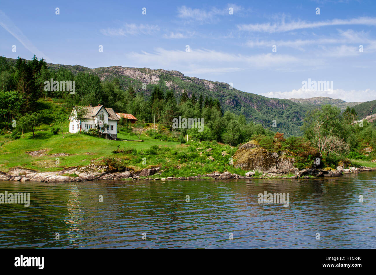 Isolated house hi-res stock photography and images - Alamy