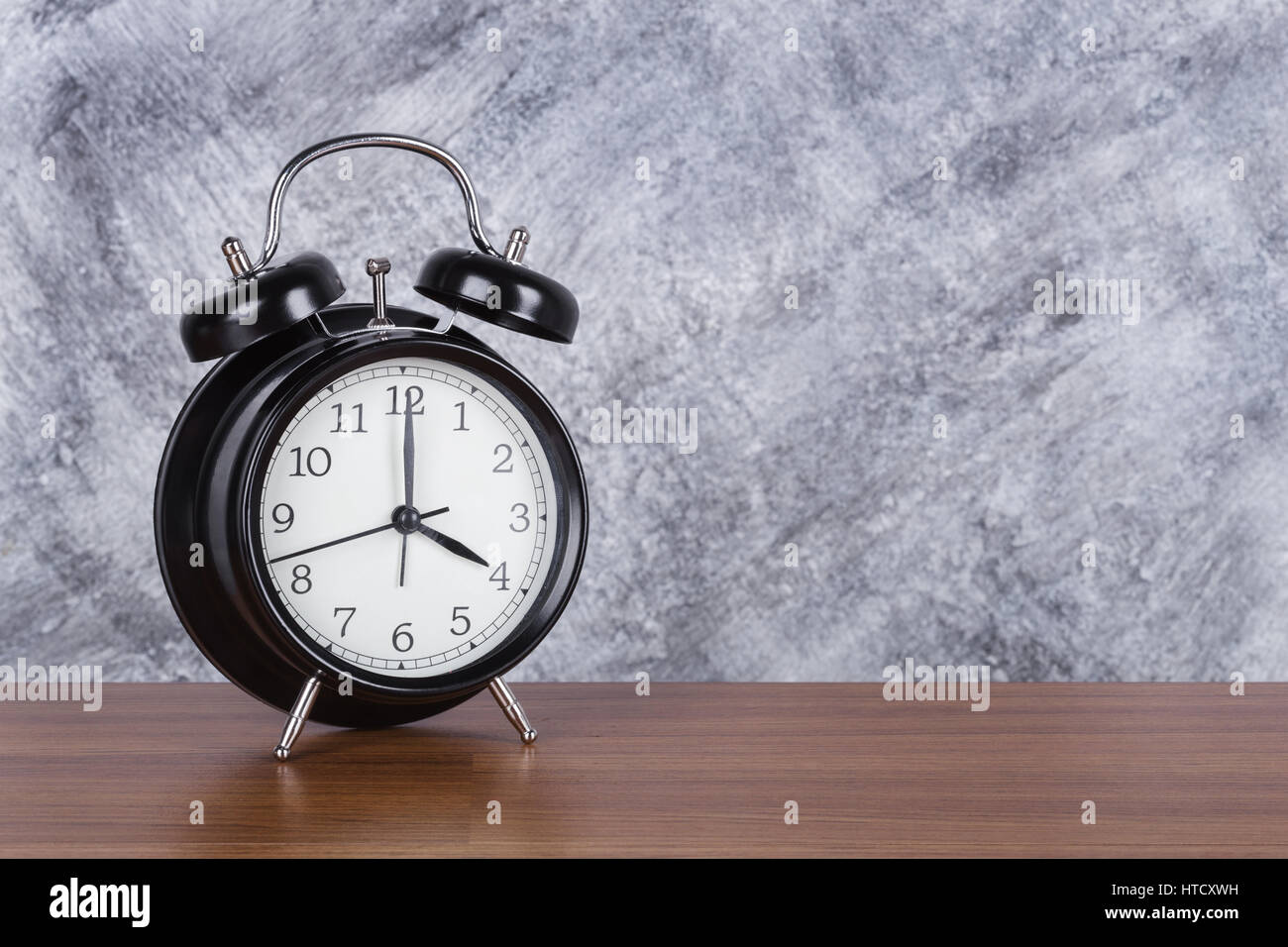 Clock 4 o'clock hi-res stock photography and images - Alamy