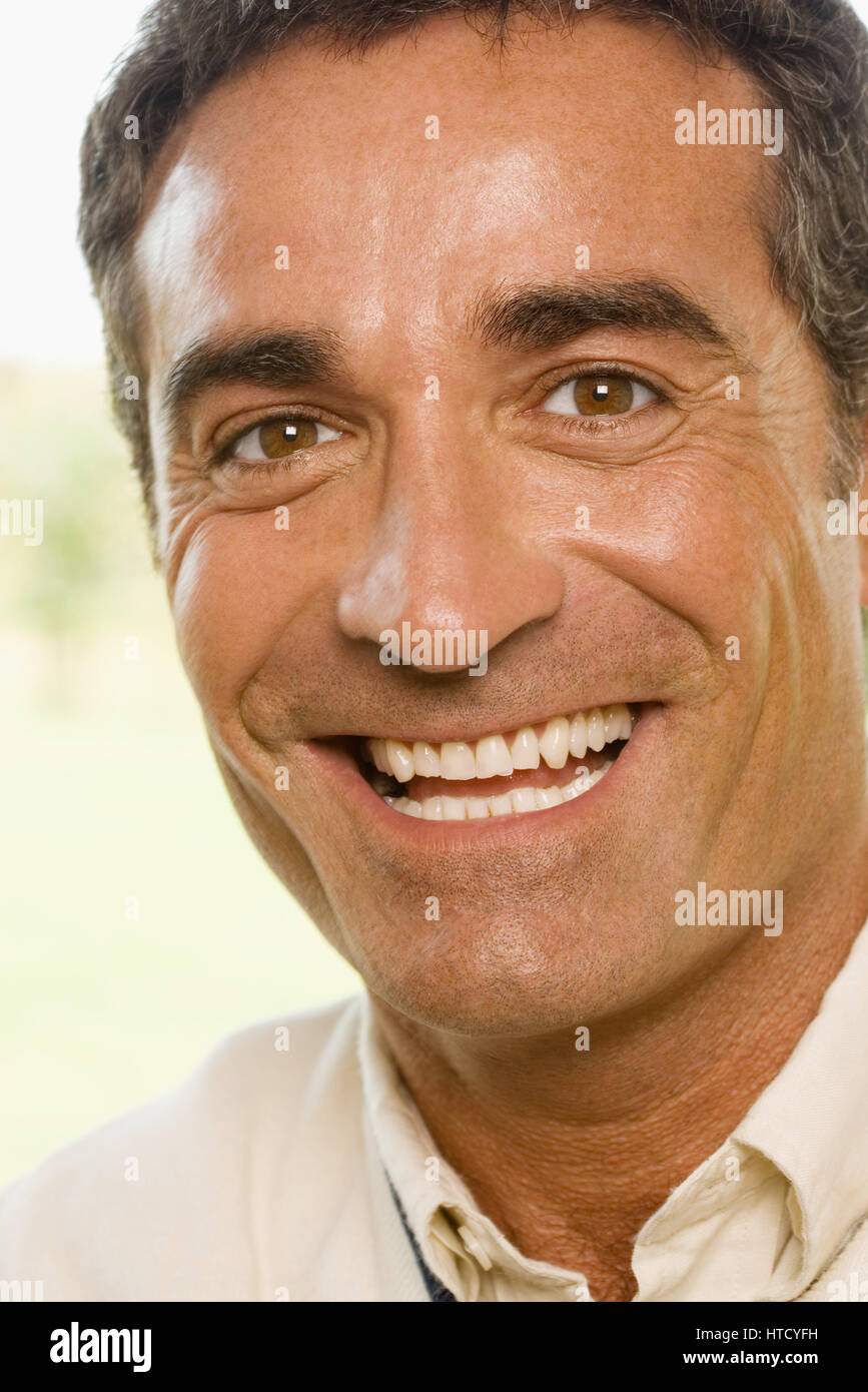 Portrait of a happy man Stock Photo - Alamy