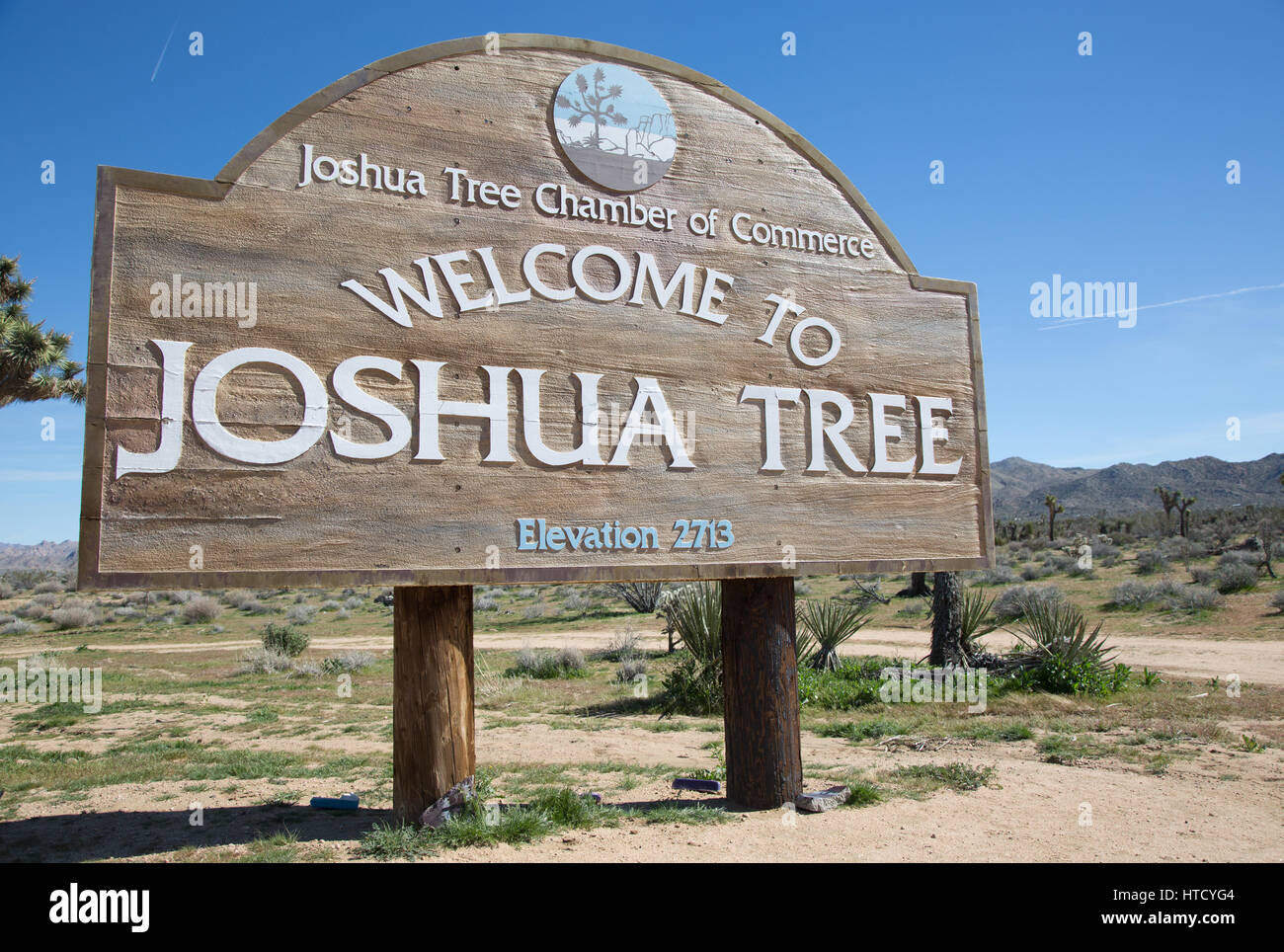 Welcome joshua tree sign hi-res stock photography and images - Alamy