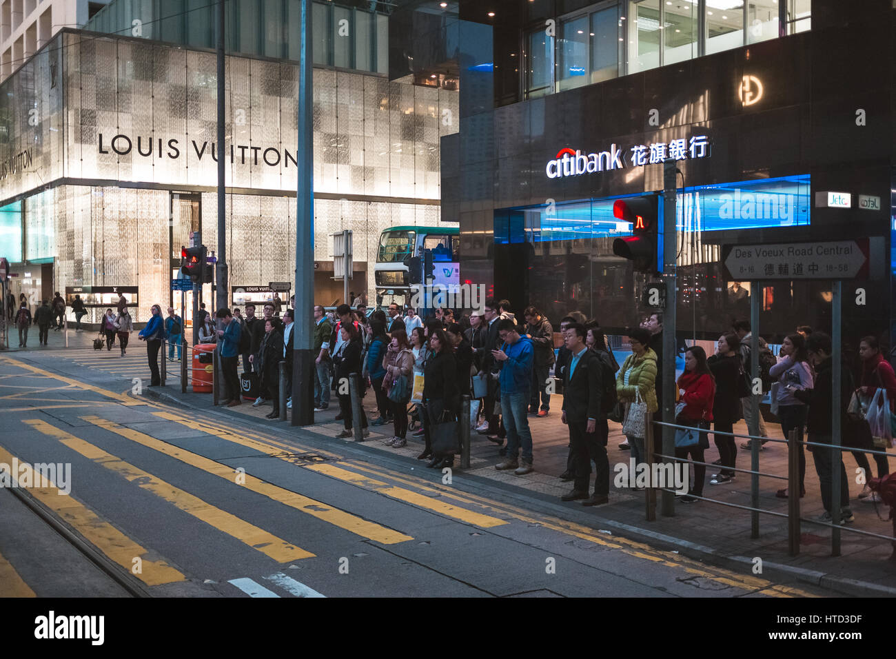 Crowded Hong Kong Central Street after work Stock Photo - Alamy