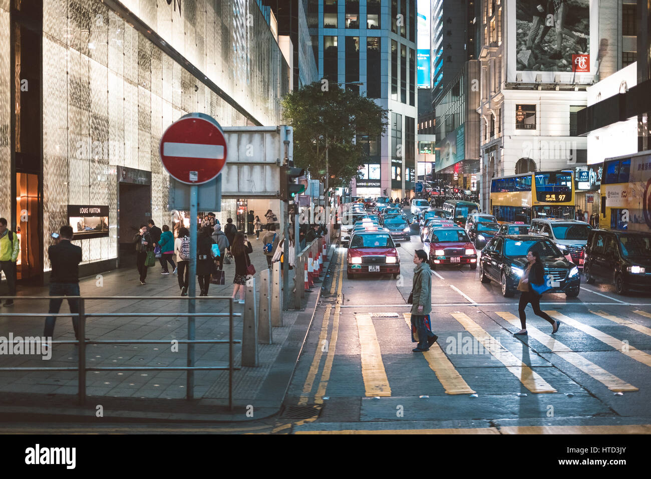 Crowded Hong Kong Central Street after work Stock Photo - Alamy