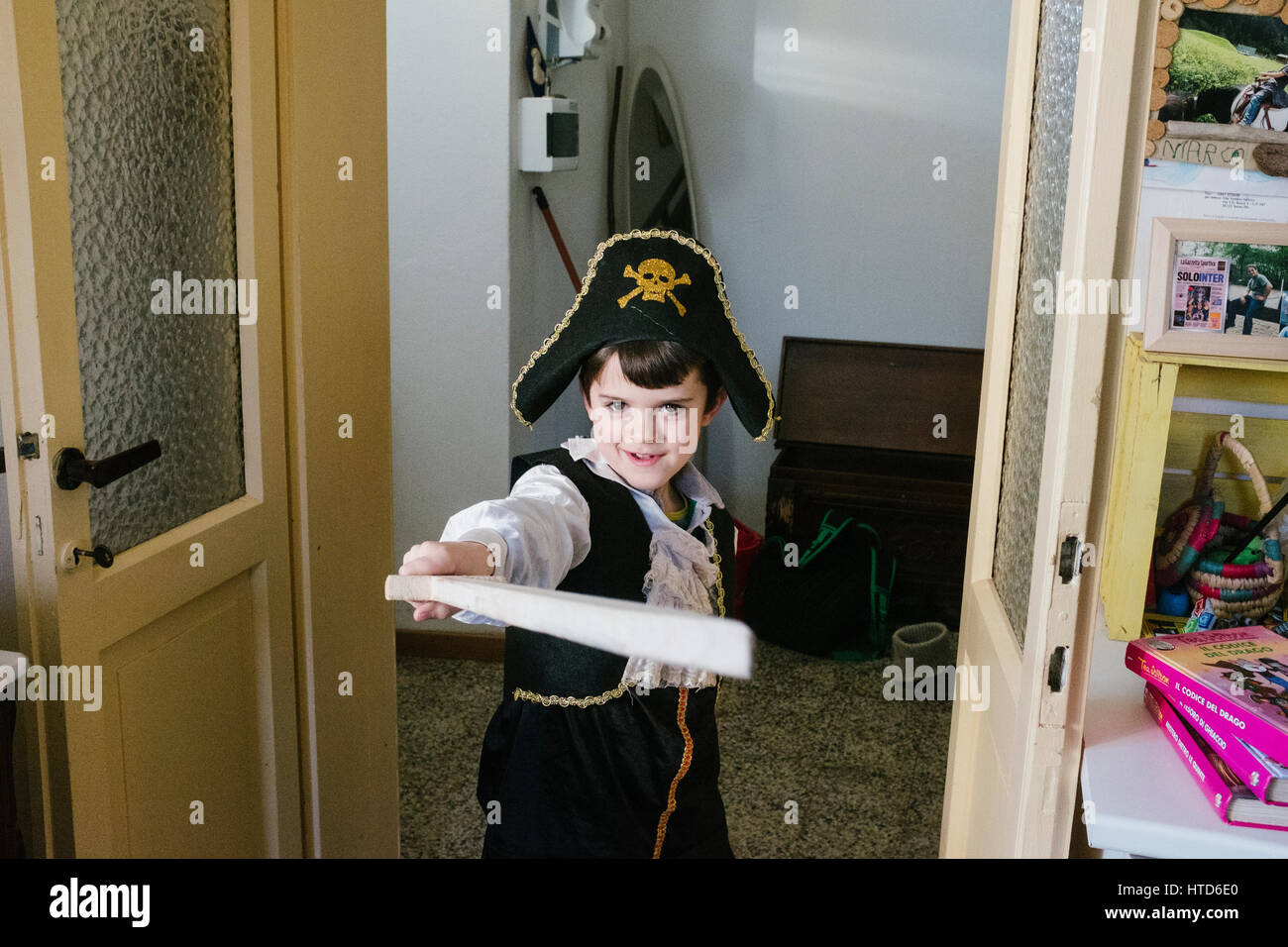 child dressed as a pirate Stock Photo - Alamy