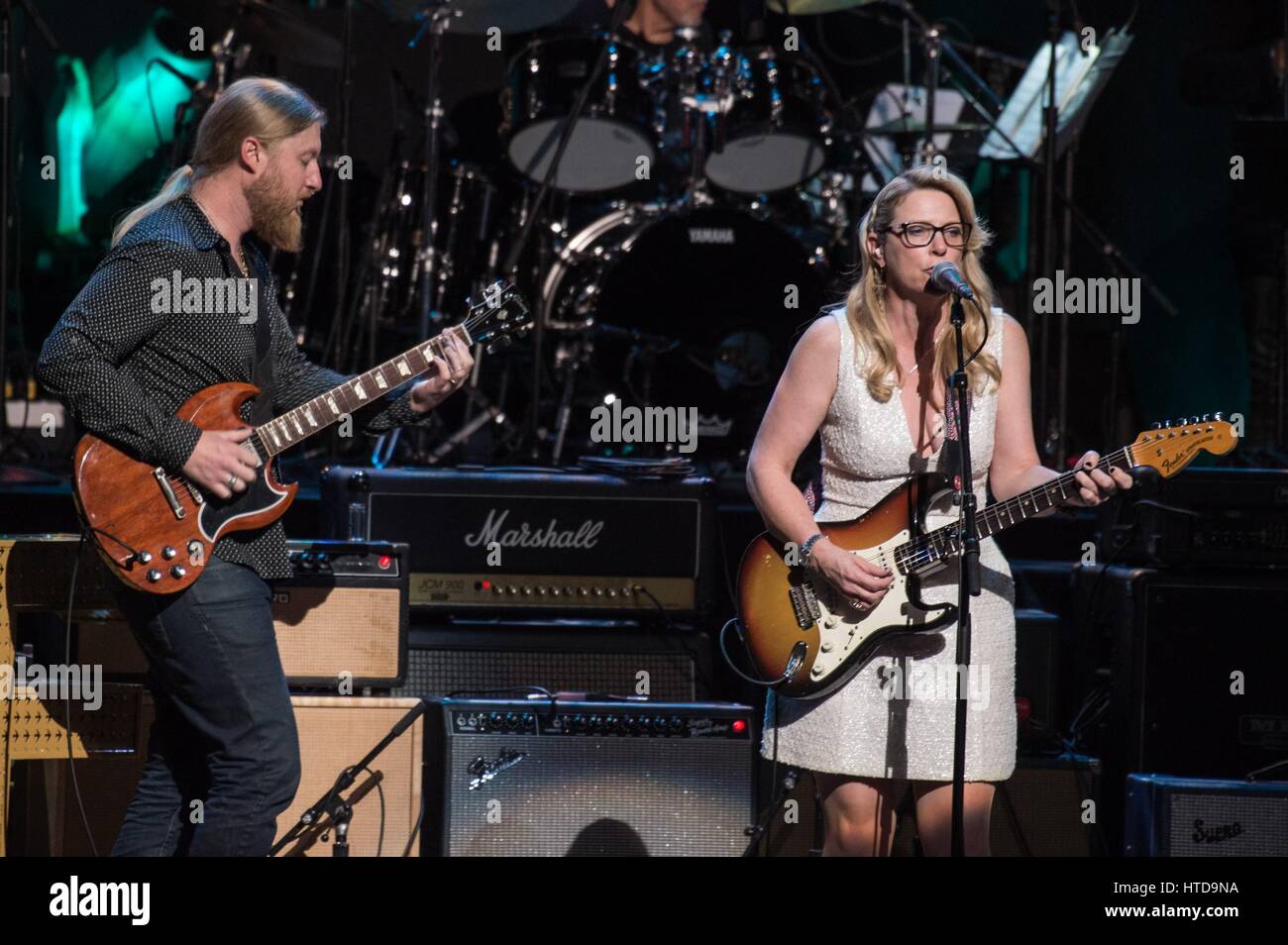 New York, NY, USA. 9th Mar, 2017. Derek Trucks, Susan Tedeschi inside for LOVE ROCKS NYC! A ...