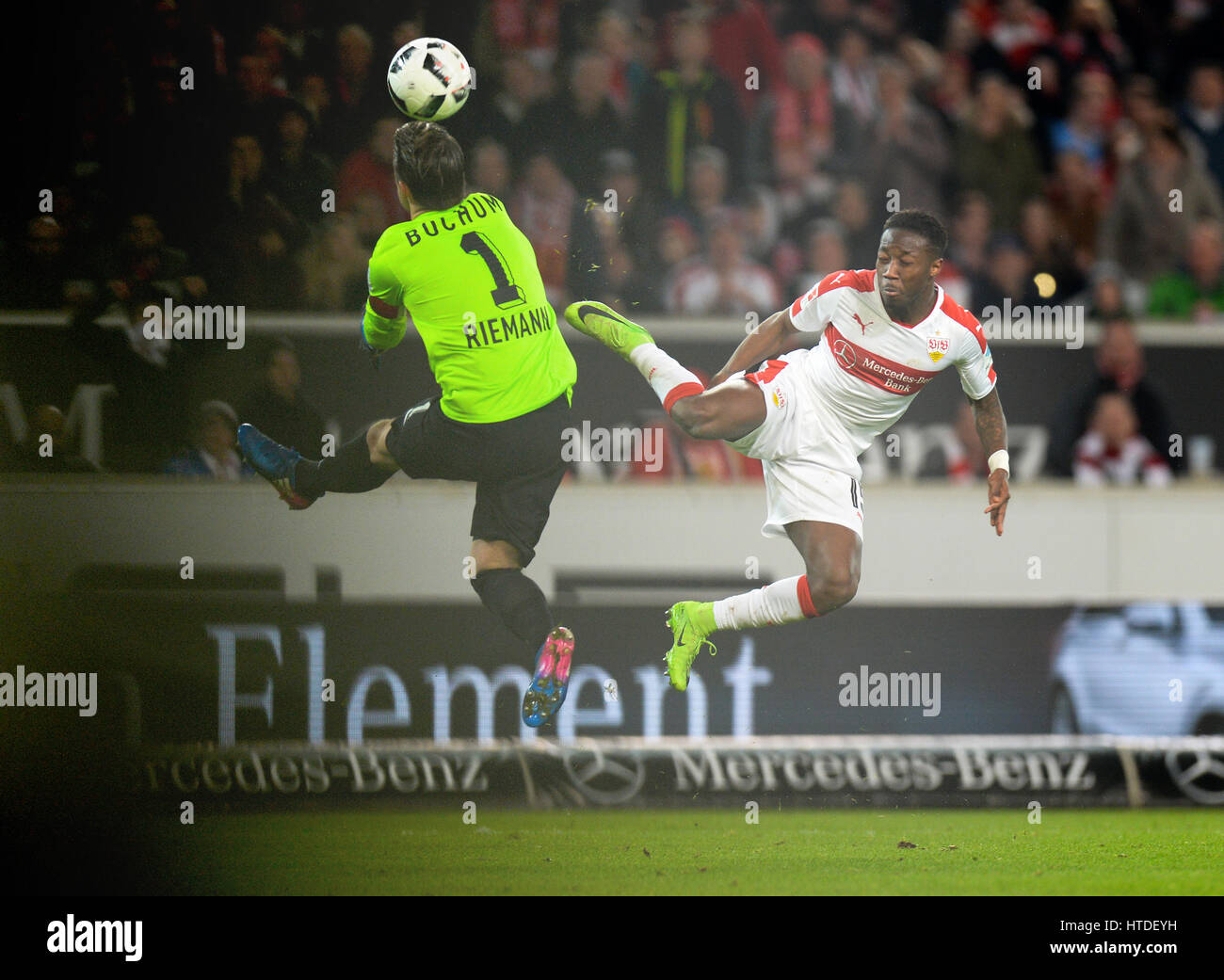 Bochum's goalkeeper Manuel Riemann (l) in action against Stuttgart's ...
