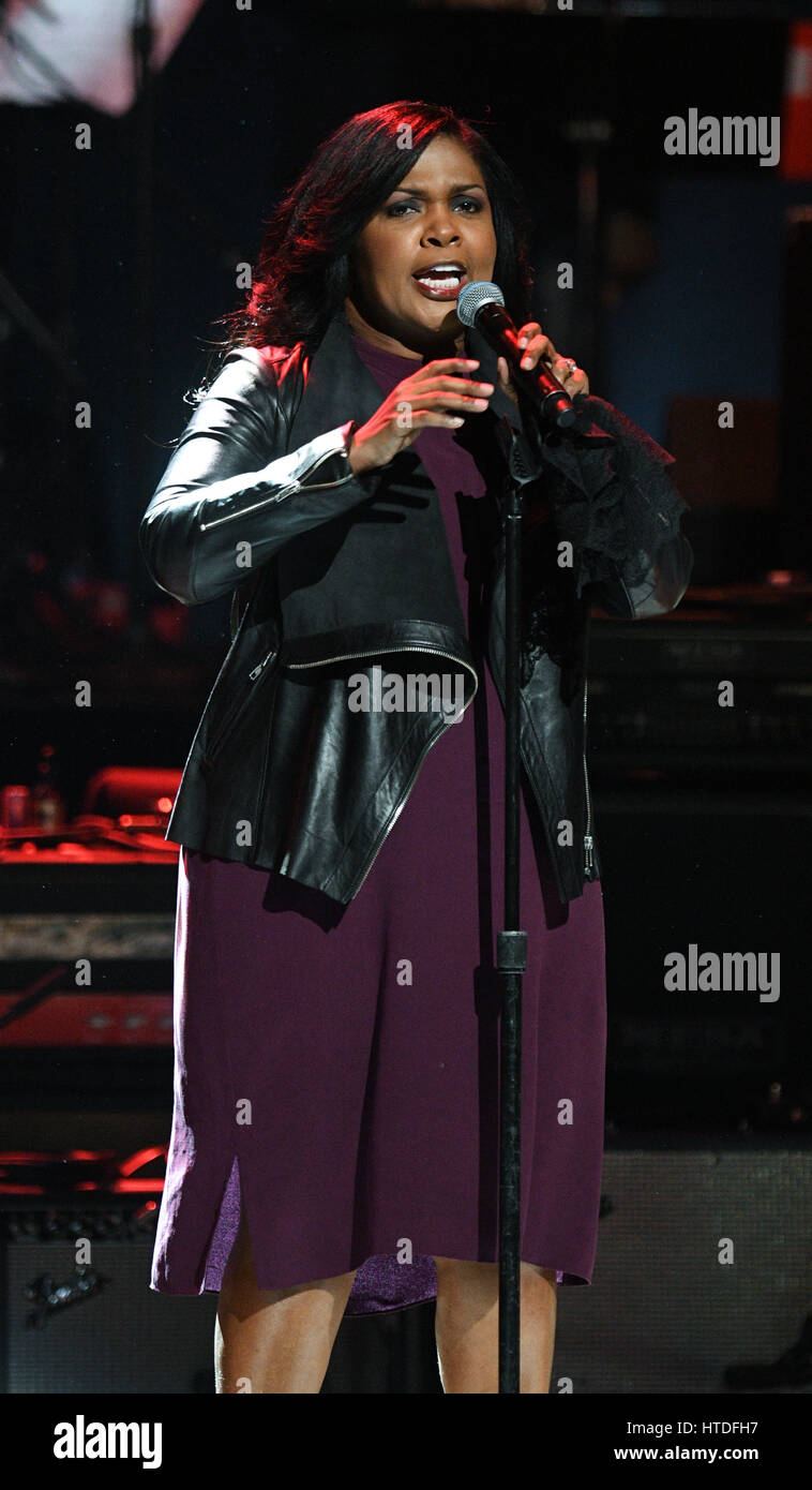 Cece Winans Stock Photos & Cece Winans Stock Images - Alamy