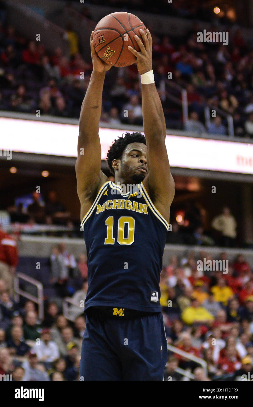 Washington, DC, USA. 10th Mar, 2017. DERRICK WALTON JR (10) rebounds ...