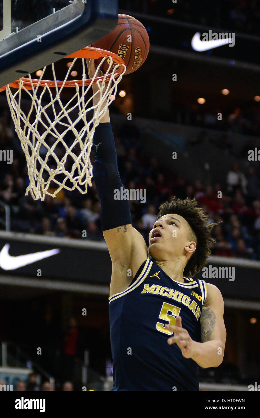 Washington, DC, USA. 10th Mar, 2017. DJ WILSON (5) attempts to score ...