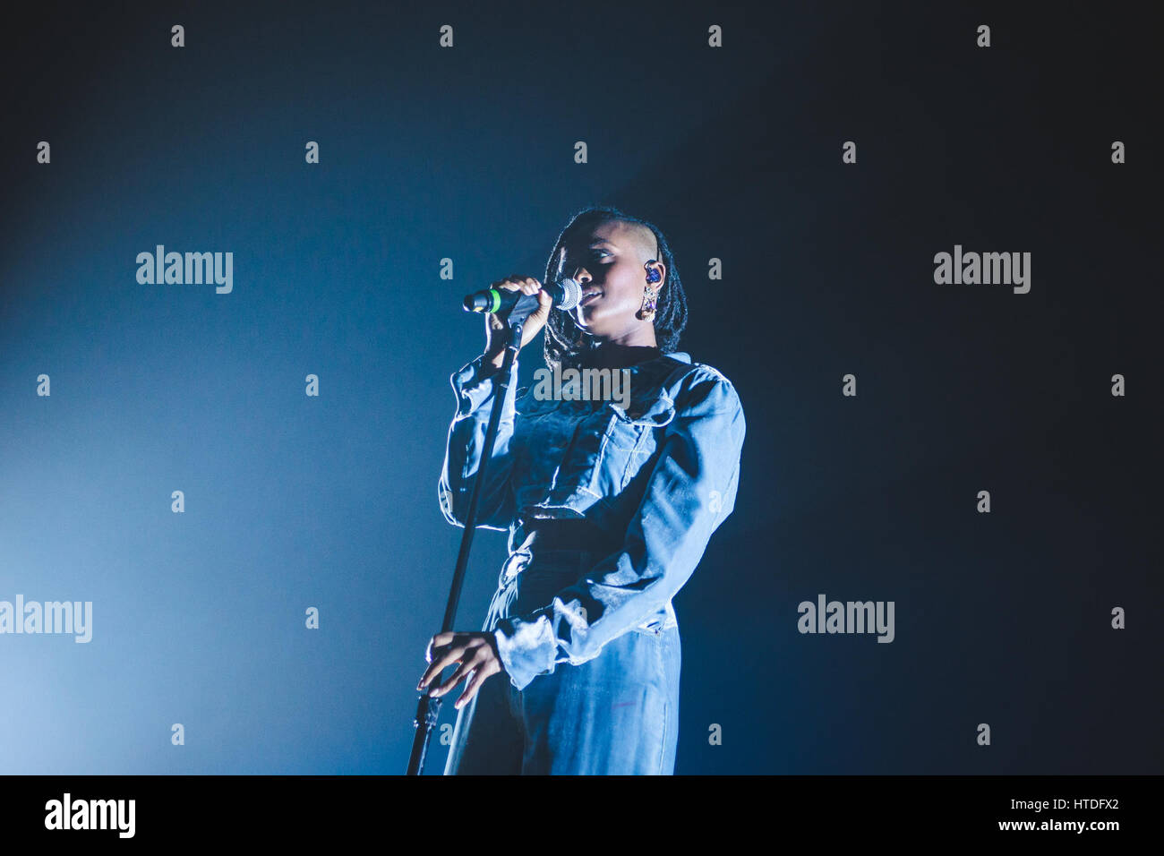 Ethiopian singer hi-res stock photography and images - Alamy