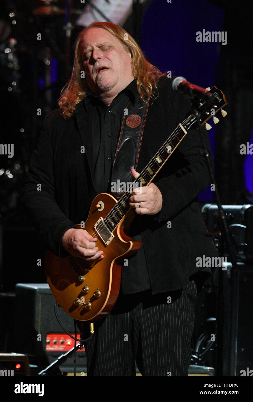 NEW YORK, NY - March 9 : Warren Haynes performs on stage at 'Love Rocks ...