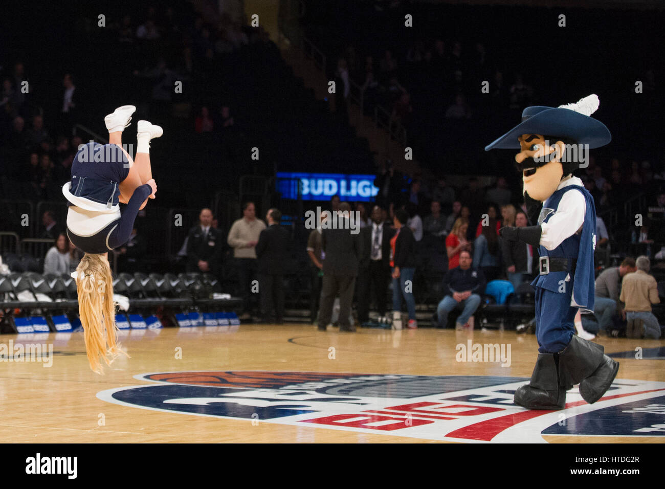 Xavier musketeers mascot hi-res stock photography and images - Alamy