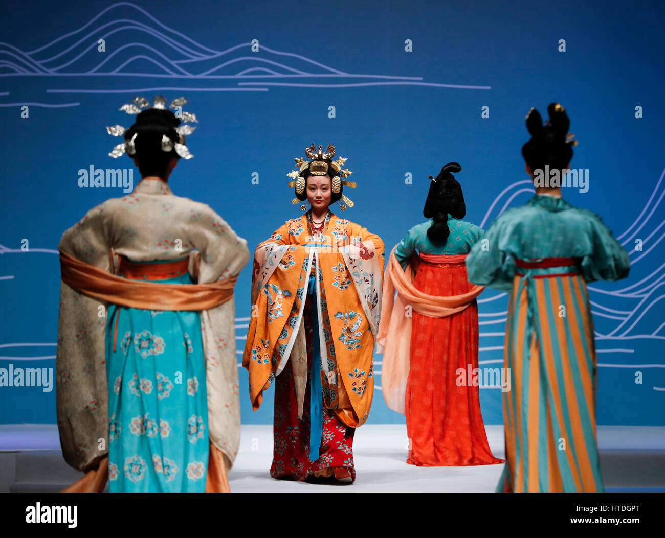 Dr chu hi-res stock photography and images - Alamy