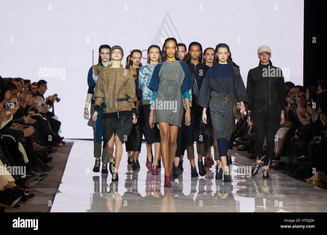 Toronto women's fashion week 2017 hi-res stock photography and images ...