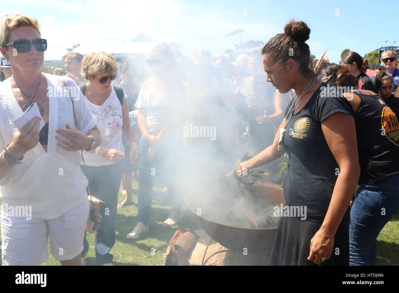 Aboriginal opening ceremony hi-res stock photography and images - Alamy