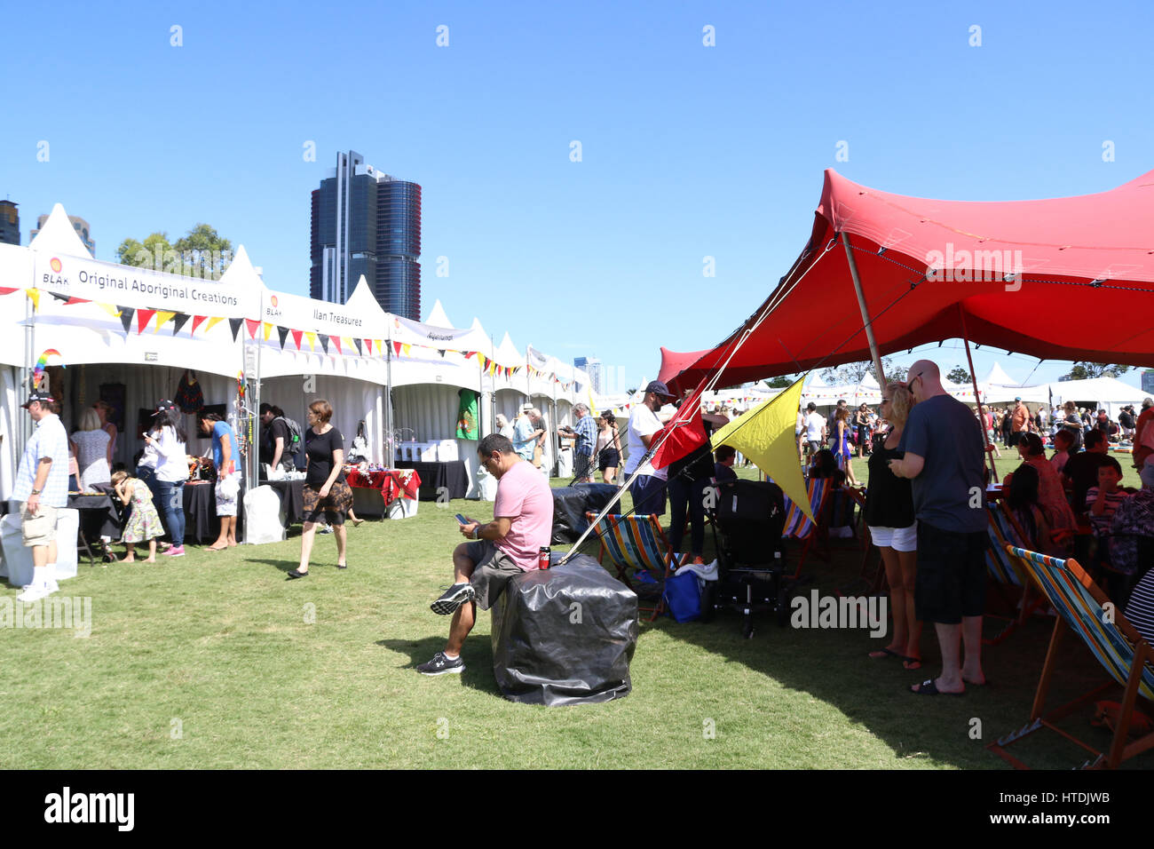 Sydney, Australia. 11th Mar, 2017. The Aboriginal ‘Barangaroo Ngangamay ...