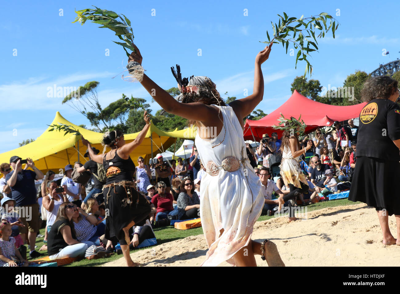 Aboriginal ‘barangaroo ngangamay blak markets hi-res stock photography ...