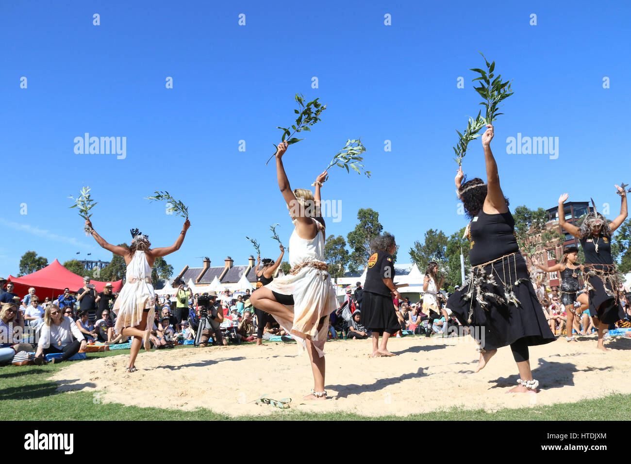 Aboriginal ‘barangaroo ngangamay blak markets hi-res stock photography ...