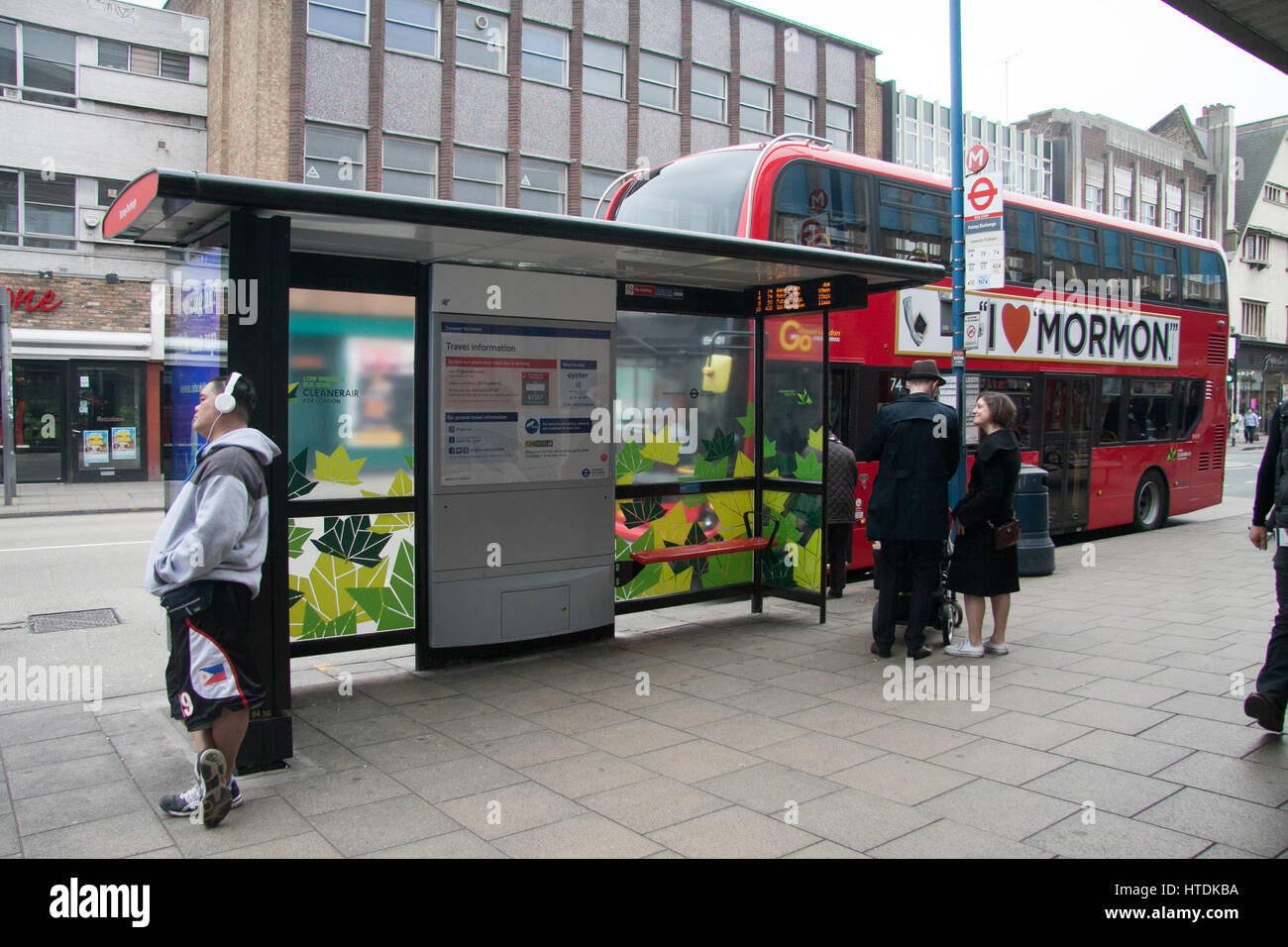 Putney high street hi-res stock photography and images - Alamy