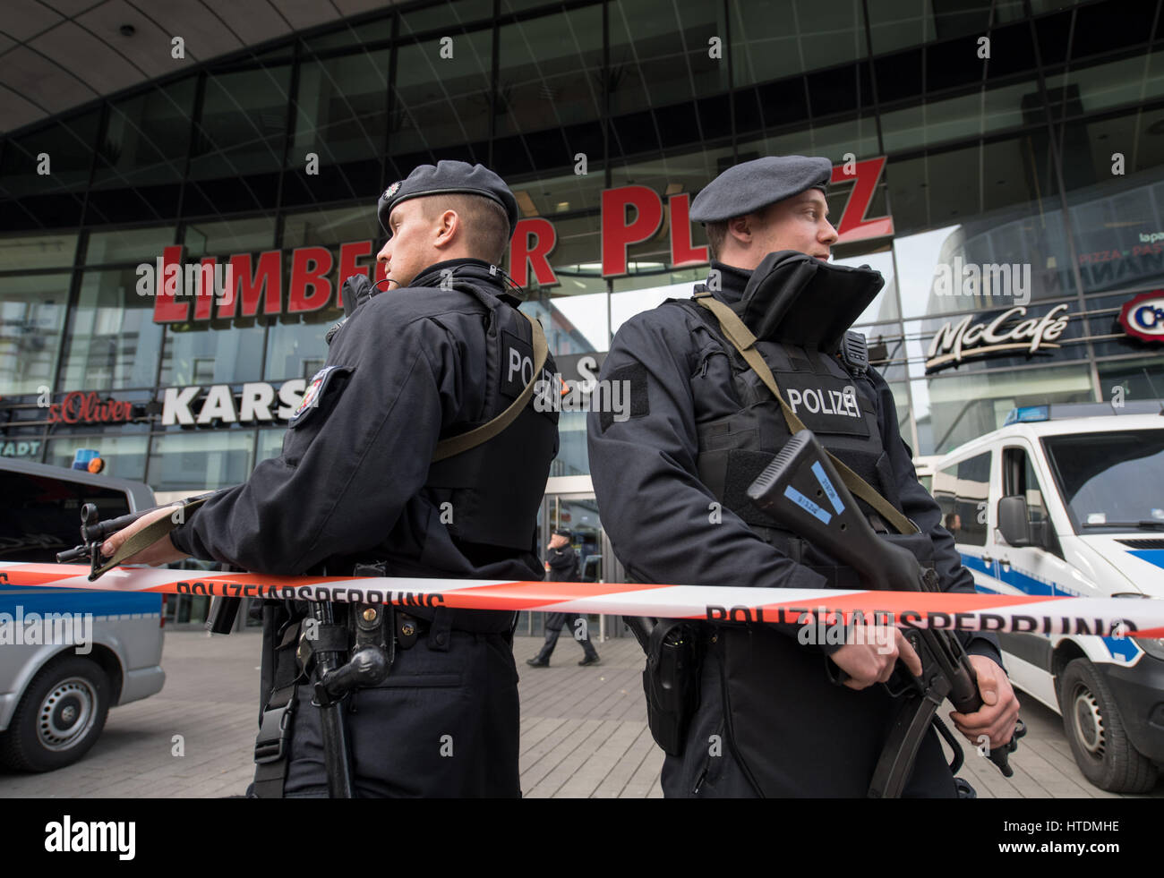 Essen, Germany. 11th Mar, 2017. dpatopimages - Heavily-armed police ...