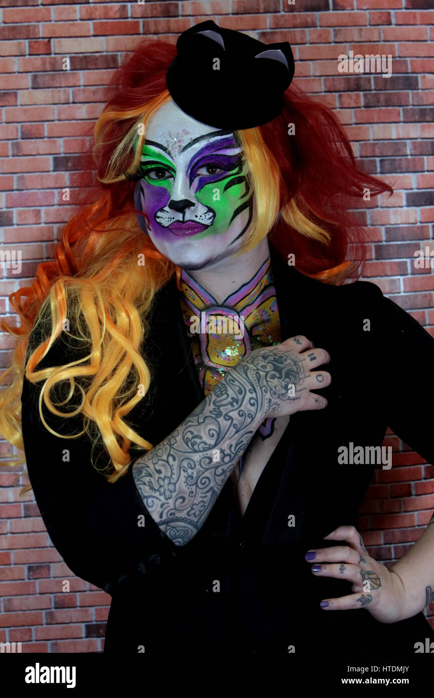 Clown full body hi-res stock photography and images - Alamy