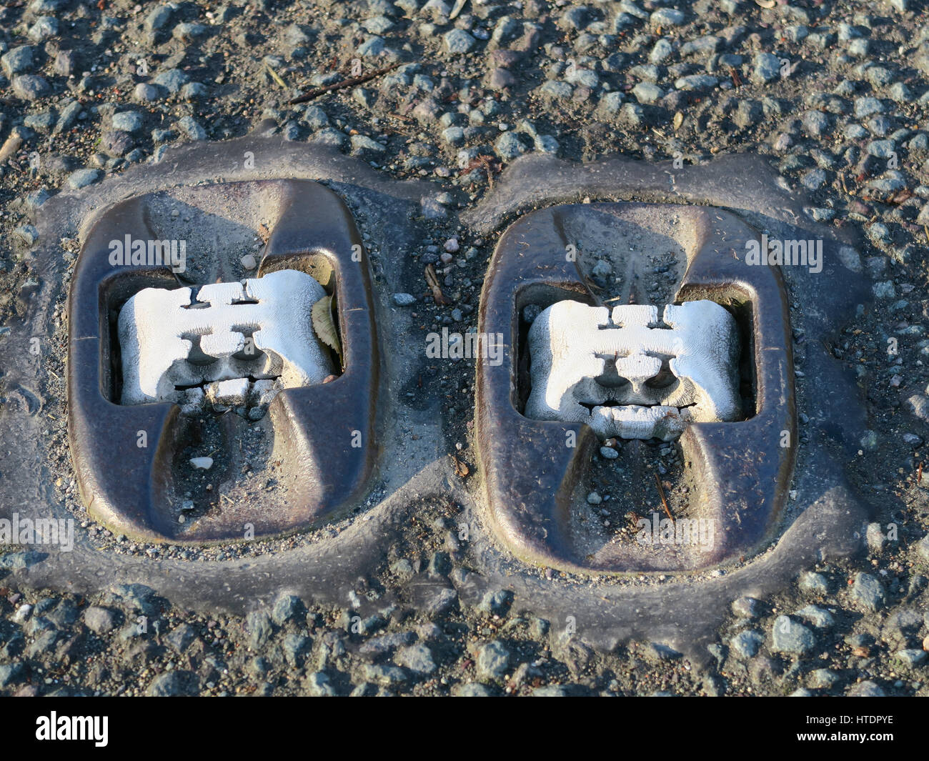 Reflectors on roads hi-res stock photography and images - Alamy