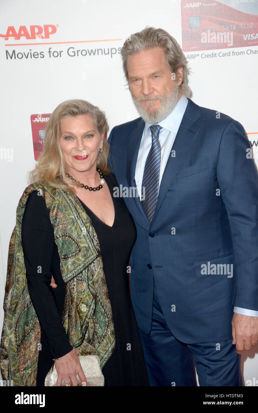 Susan Geston and Jeff Bridges attending the 16th Annual Movies for ...