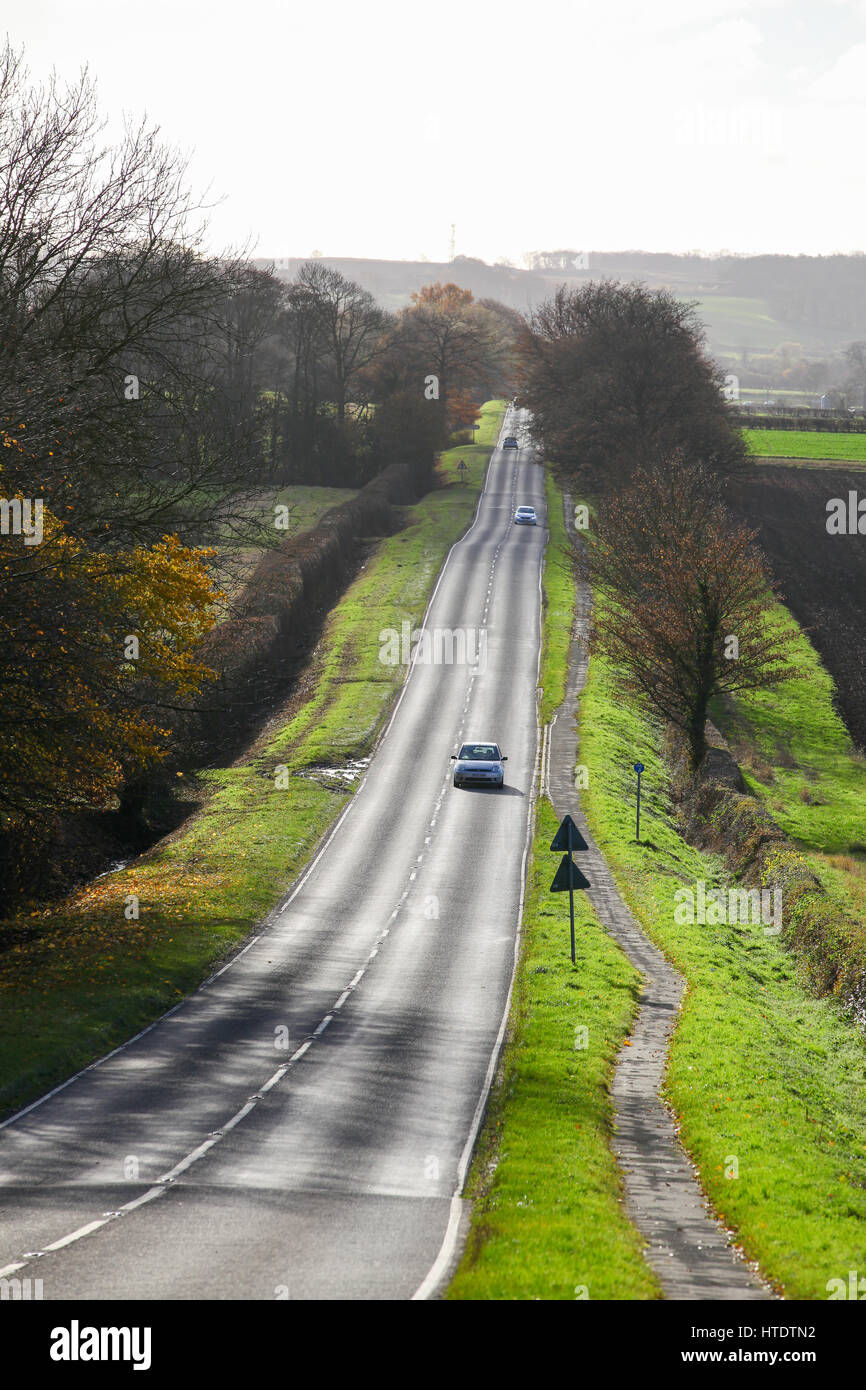 County-side, road, hedges, skyline, Roman Road, agriculture, hills ...