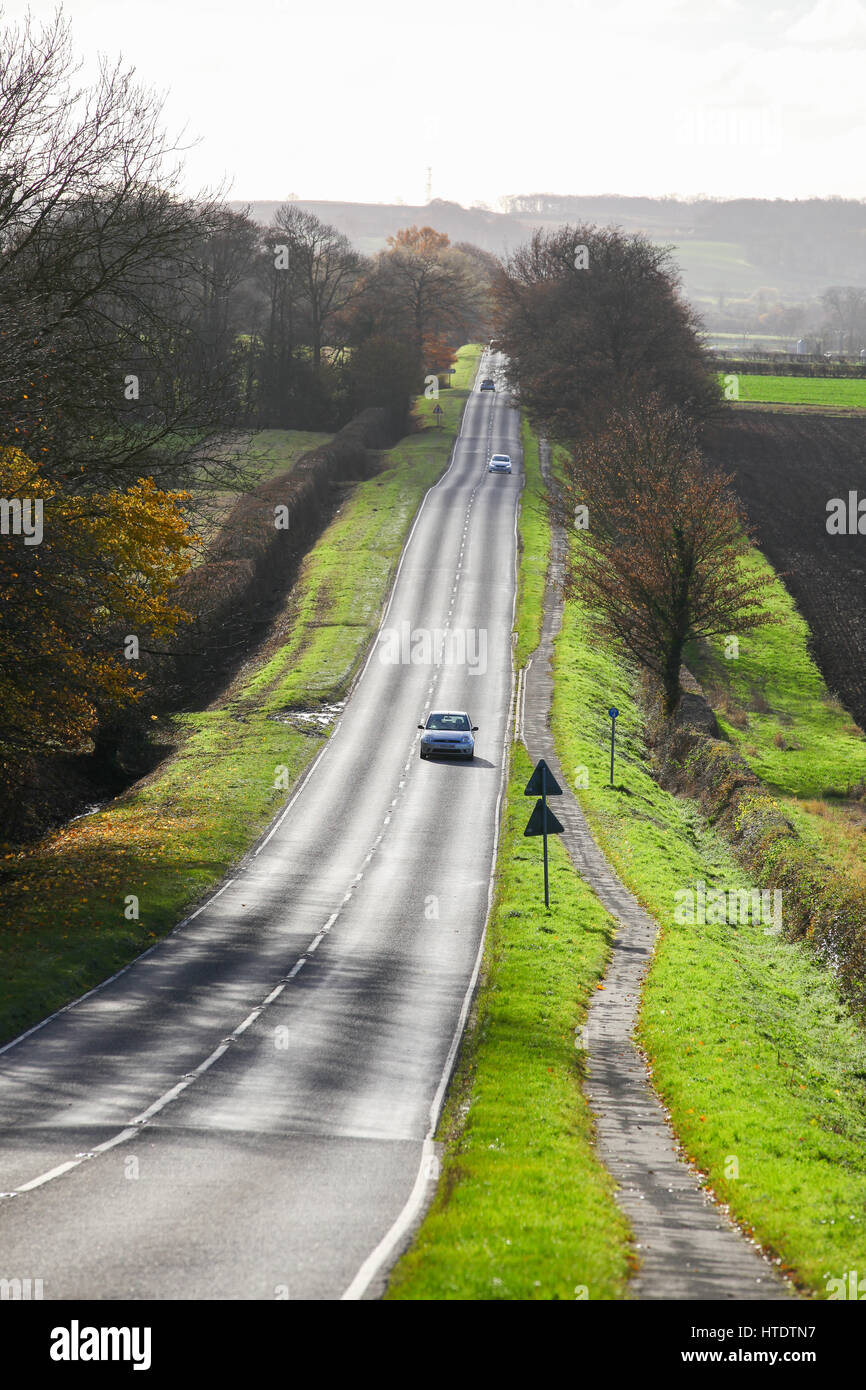 County-side, road, hedges, skyline, Roman Road, agriculture, hills ...