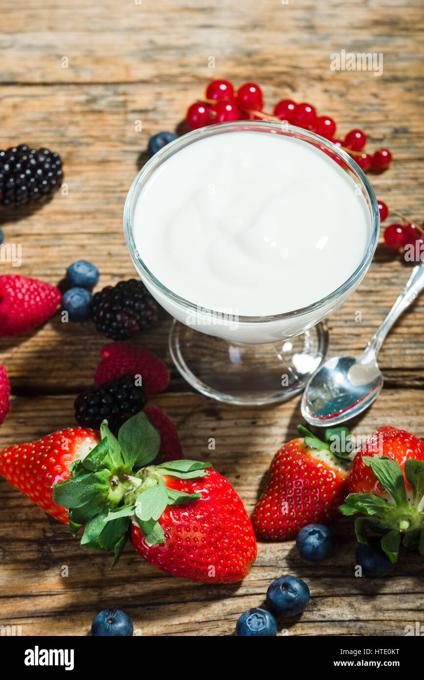 Cereal yogurt and fruit hi-res stock photography and images - Alamy