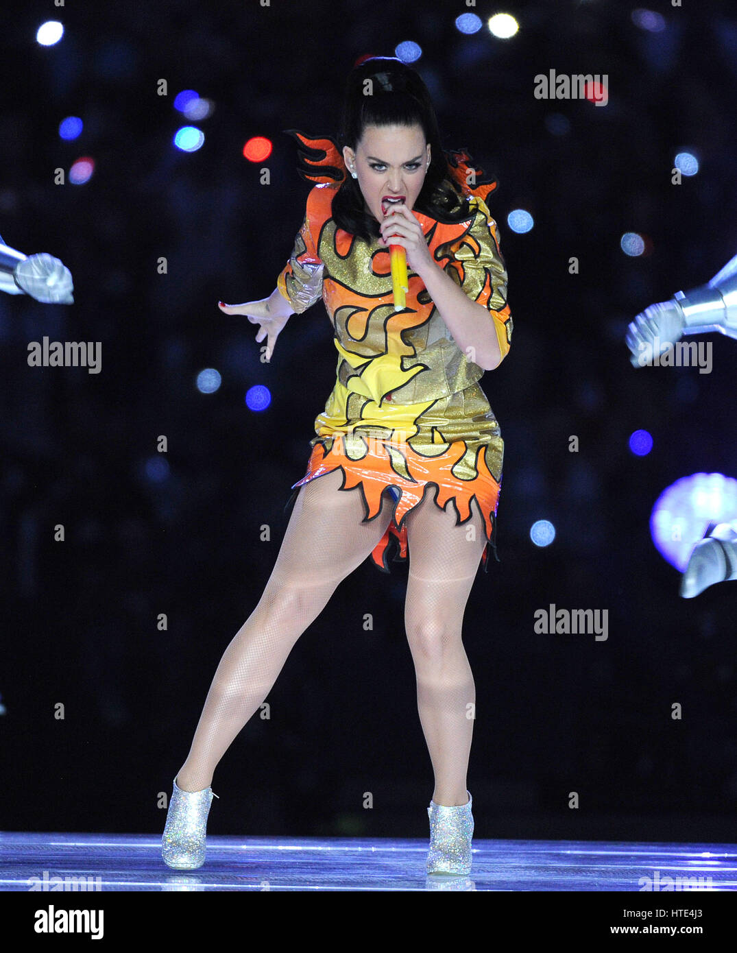 GLENDALE, ARIZONA - FEBRUARY 1: Katy Perry performs on the Pepsi Super ...