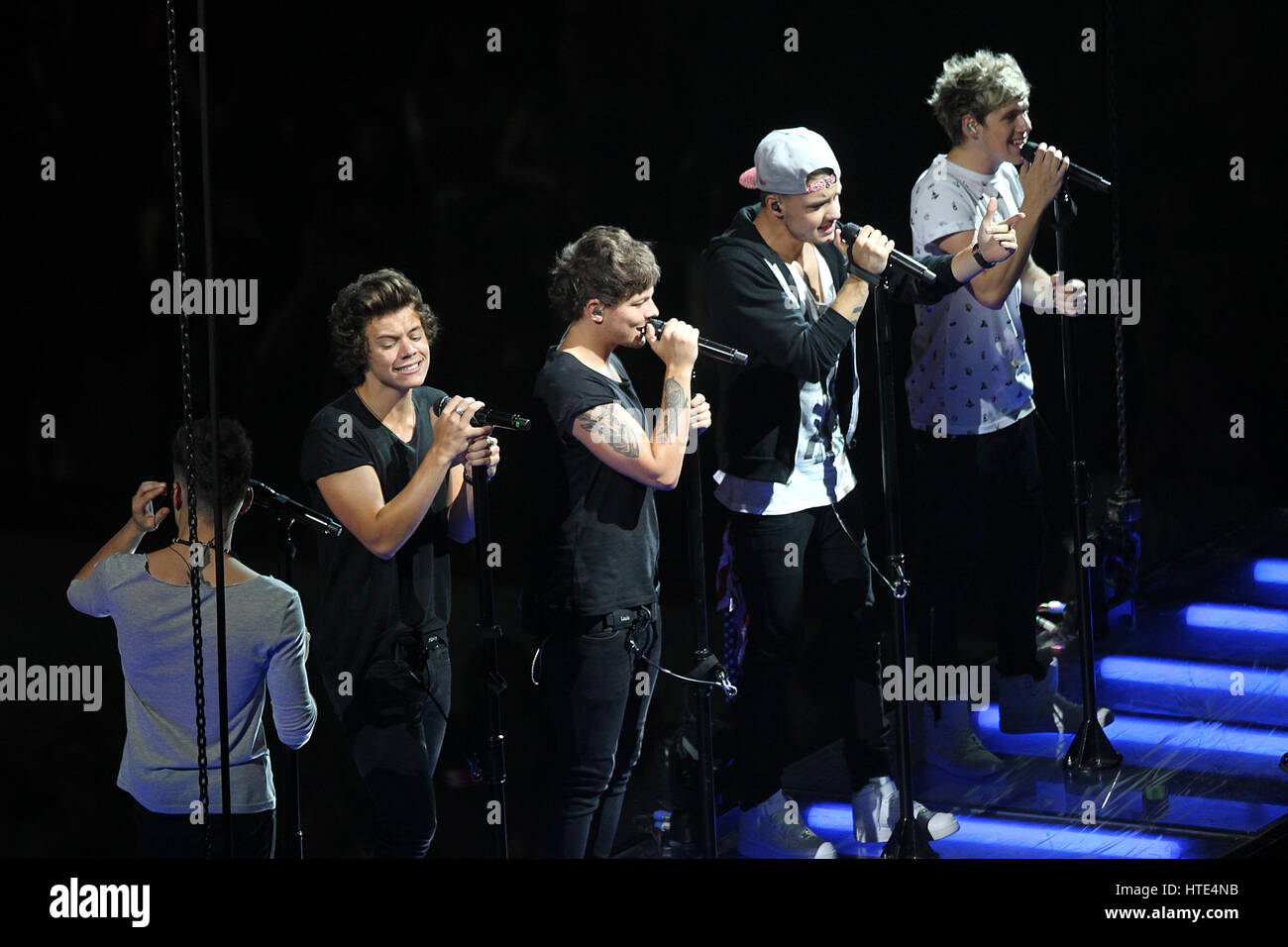 WASHINGTON DC - JUNE 23: One Direction in concert at The Verizon Center ...