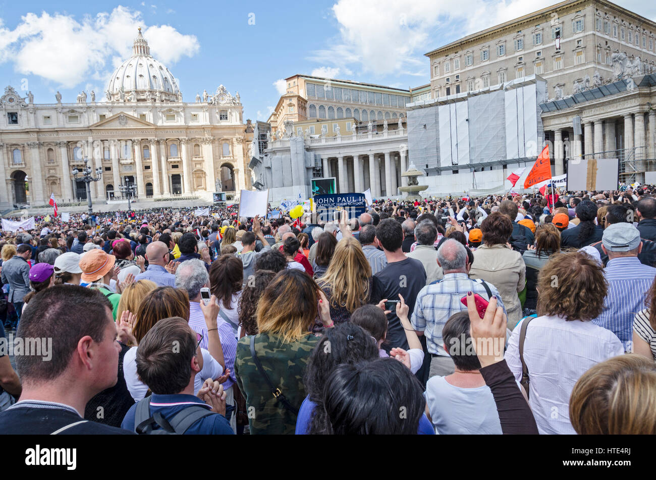 Apostolic palace pope francis hi-res stock photography and images - Alamy