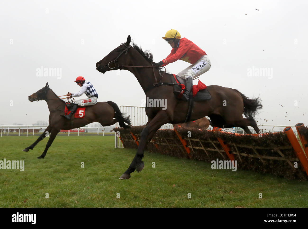 Lizzie kelly jockey hi-res stock photography and images - Alamy