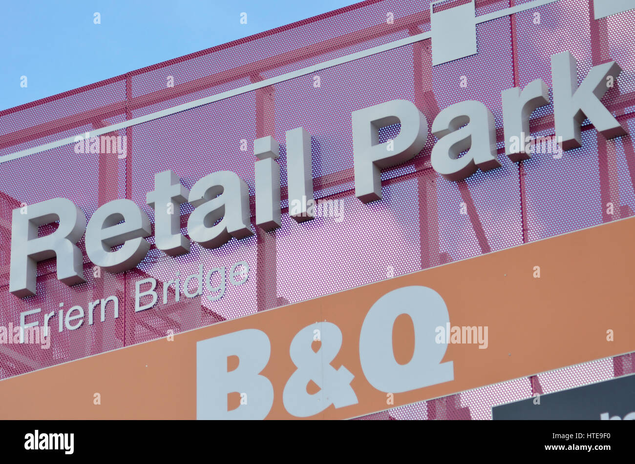 UK Retail Park sign Stock Photo - Alamy