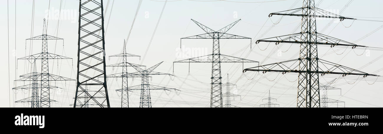 Electric pylons hi-res stock photography and images - Alamy