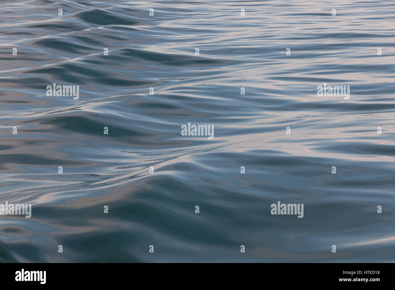 H2o waves hi-res stock photography and images - Alamy