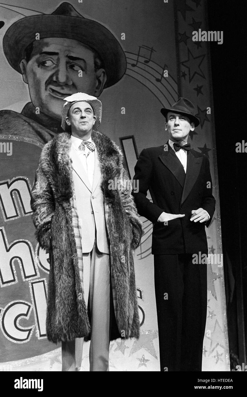 Actors Roy Hudd (l), as Bud Flanagan, and Christopher Timothy ...
