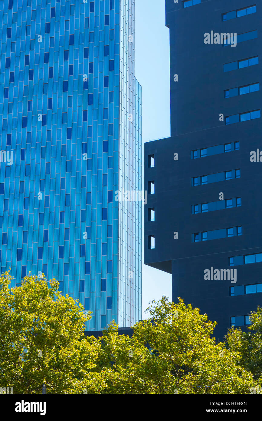 Buildings in the city - A gap between 2 buildings Stock Photo - Alamy