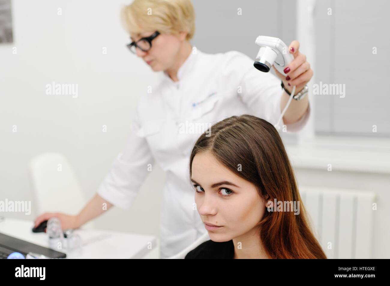 Trihoskopiya - is a method of hair examination using a special device ...