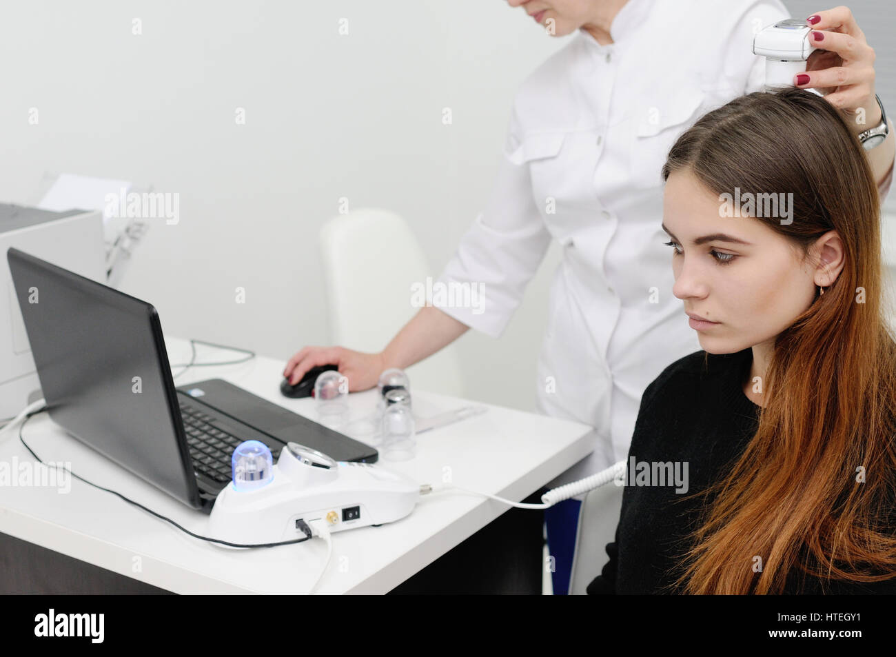 Trihoskopiya - is a method of hair examination using a special device ...